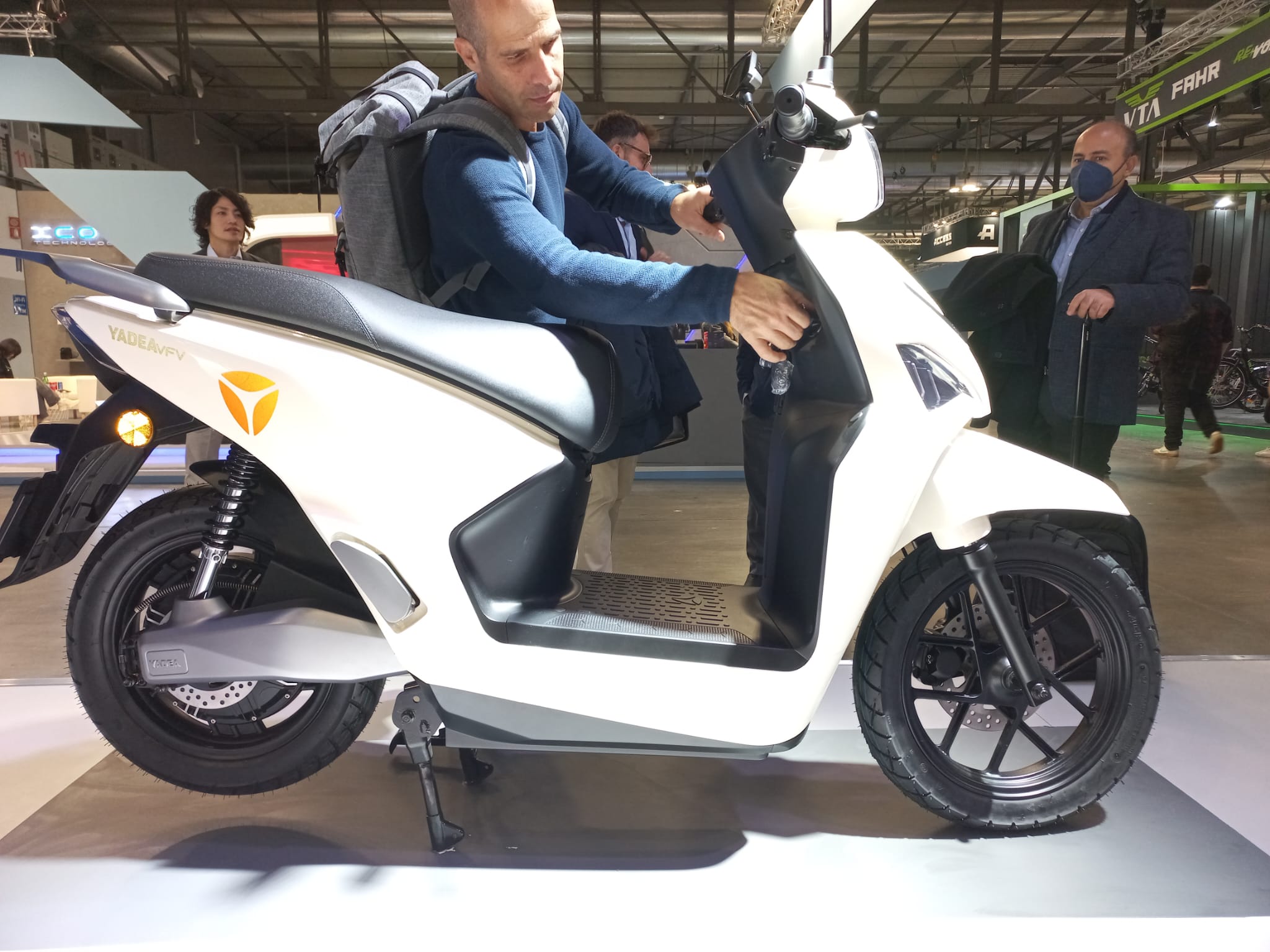 Yadea eletrifica com a Revelação de Dois Novos Modelos na EICMA 2022 ...